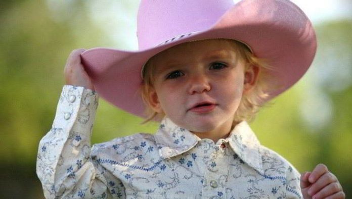 Top 10 Beautiful Country Girl Names For Your Baby - ShrewdMommy